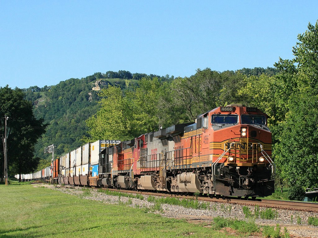BNSF 4666